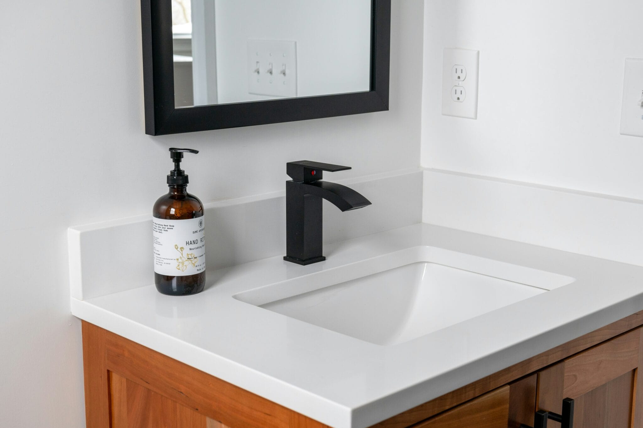 11 Ways to Upgrade A Bathroom Vanity Without Replacing It