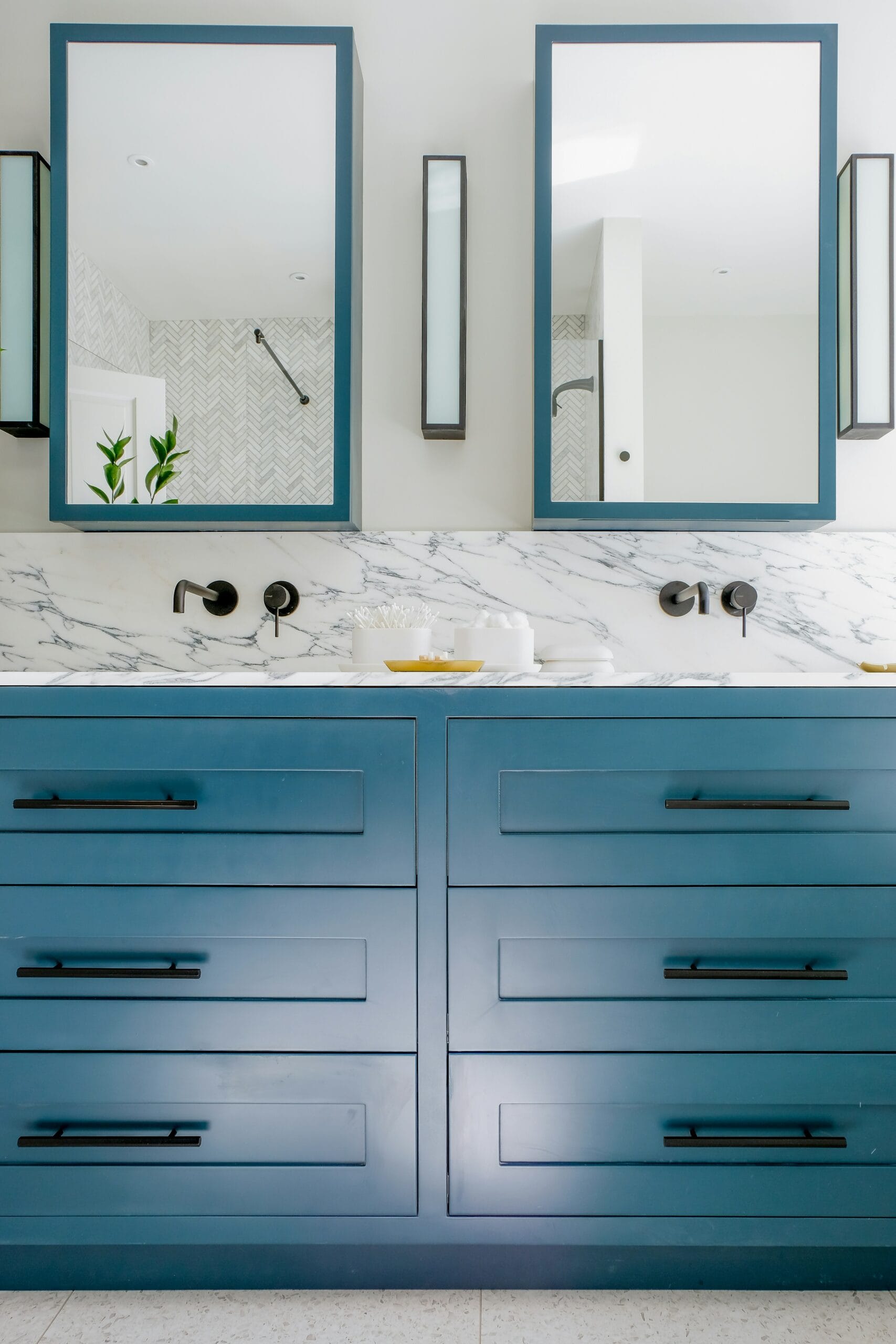 11 Ways to Upgrade A Bathroom Vanity Without Replacing It